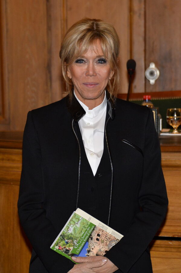 Photos : Brigitte Macron : son évolution de sa jeunesse à aujourd'hui ...
