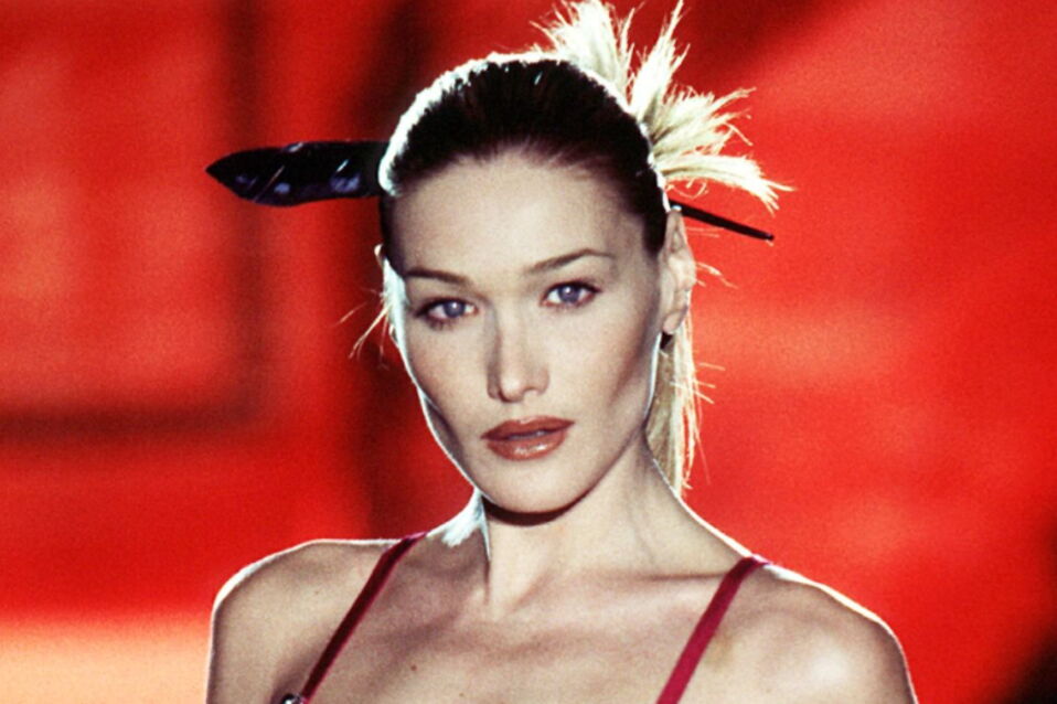 Photos : Carla Bruni : son évolution de sa jeunesse à aujourd'hui, en ...